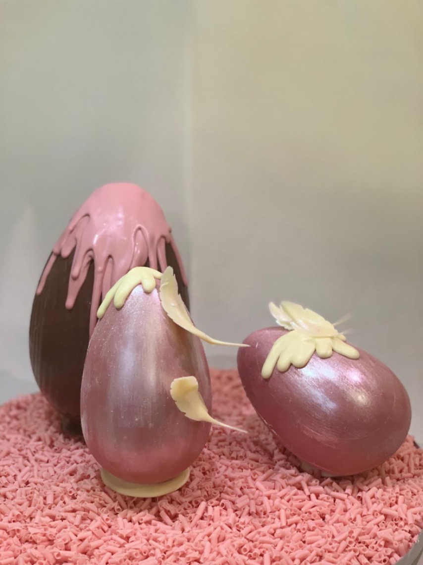 Conheça dicas para a Páscoa; uma delas é o ovo de chocolate cor de rosa ...