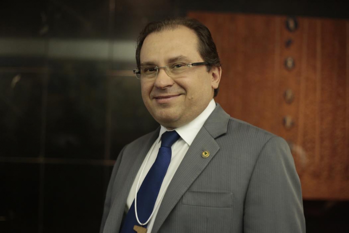 Economia e negócios. - BNDES: mais uma crise por desconfiança