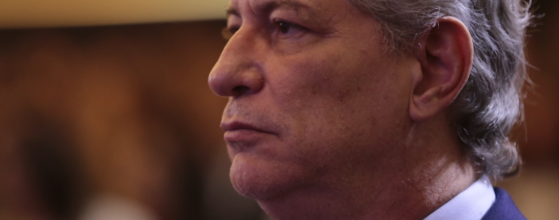 "Eles perderam e agora estão confinados radicalizando", diz Ciro sobre ...