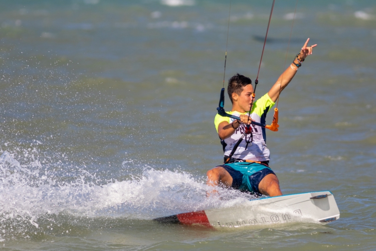 Colombiano é campeão do SuperKite Brasil; Cearense Mika Sol é favorita ...