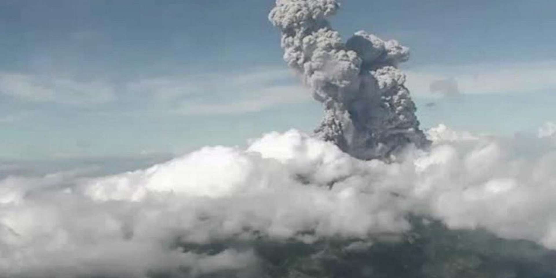 Vulcão Merapi entra em erupção na Indonésia | Mundo - Últimas Notícias ...