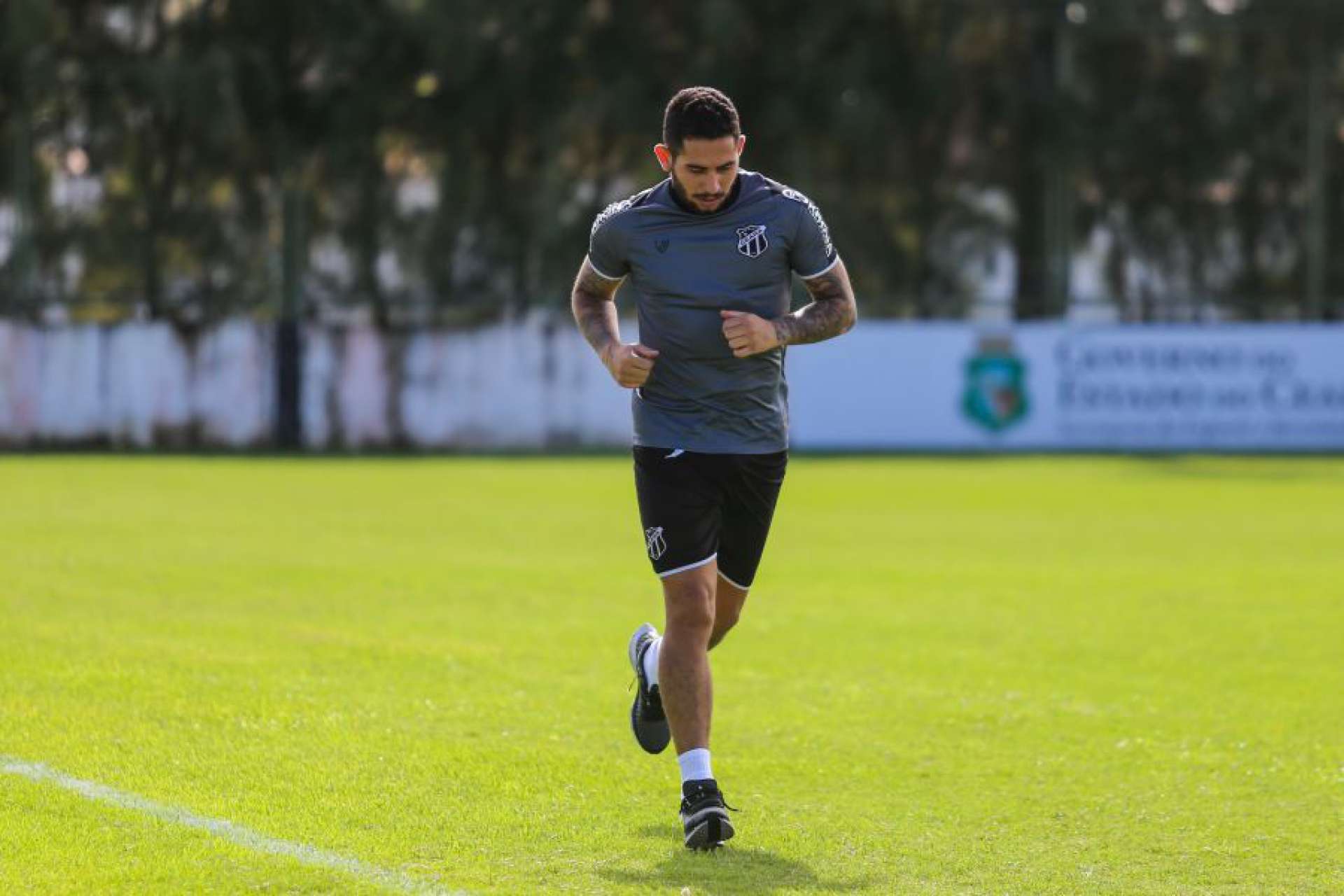 Leandro Carvalho volta aos treinos e Ceará tem todo o elenco em ...