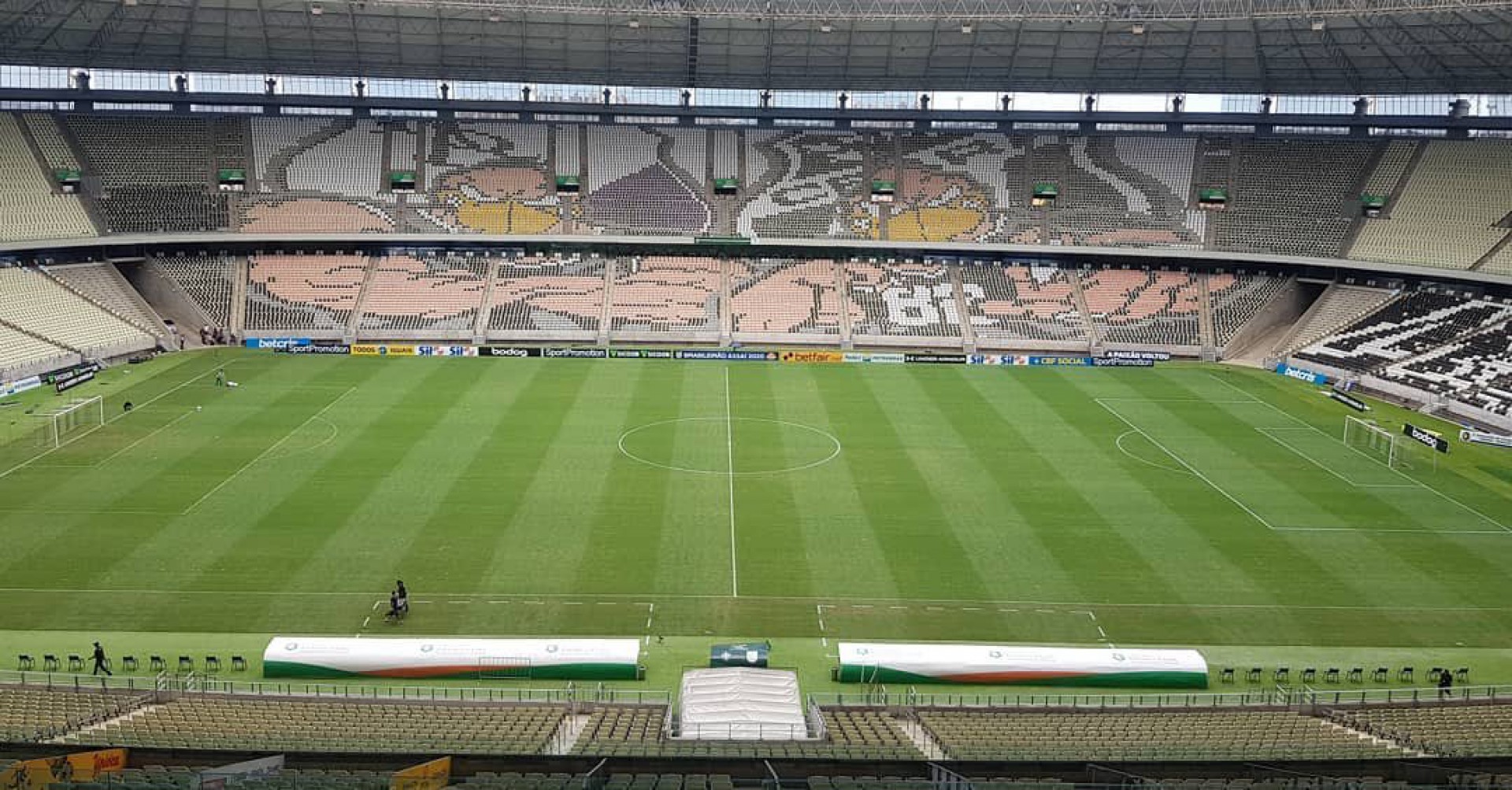 Torcida do Ceará prepara mosaico para o Clássico-Rei na Arena Castelão ...