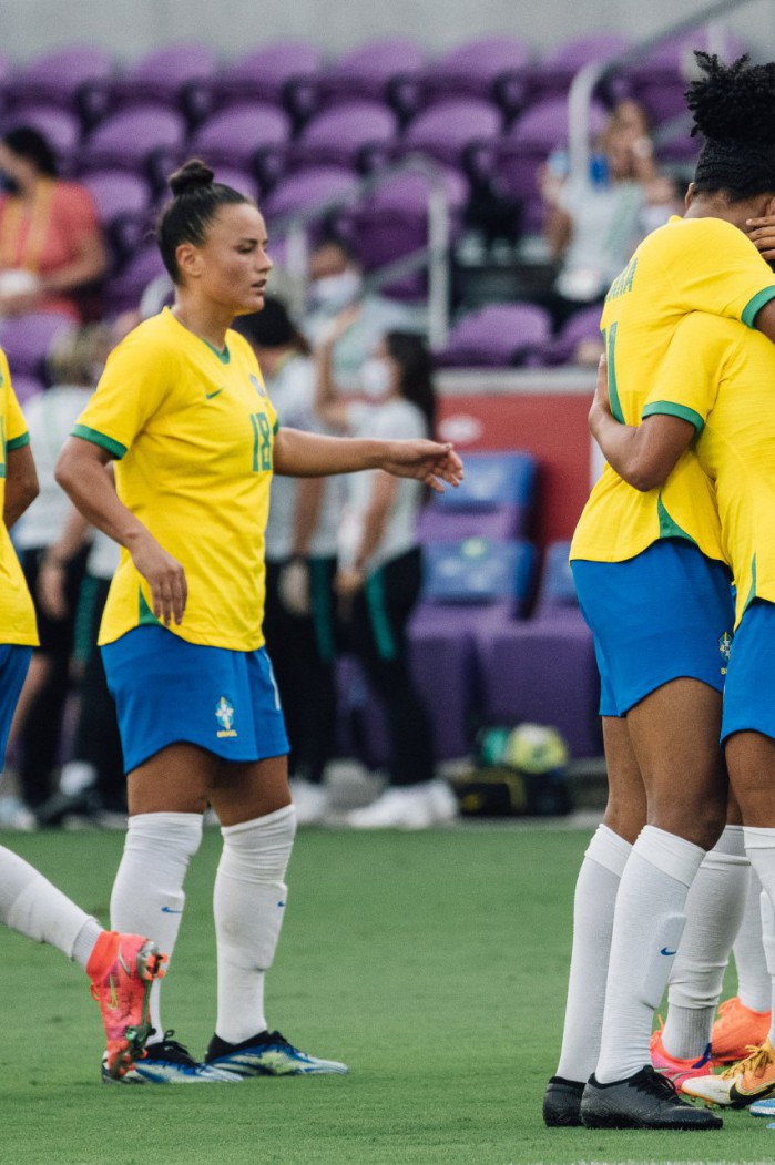 Futebol feminino: Brasil estreia com goleada na Argentina pela Copa She ...