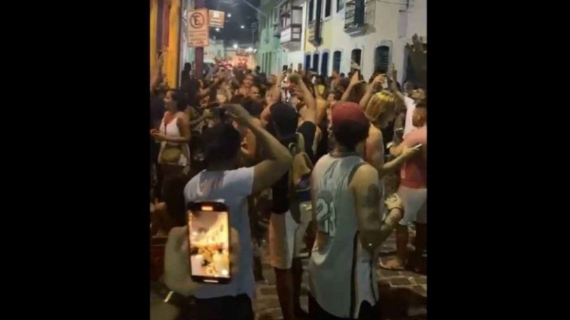 Multidão promove Carnaval nas ruas de Olinda e festa só encerra com a ...