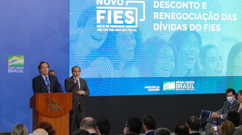 Entenda as regras para renegociação de dívidas do Fies aprovada no Senado