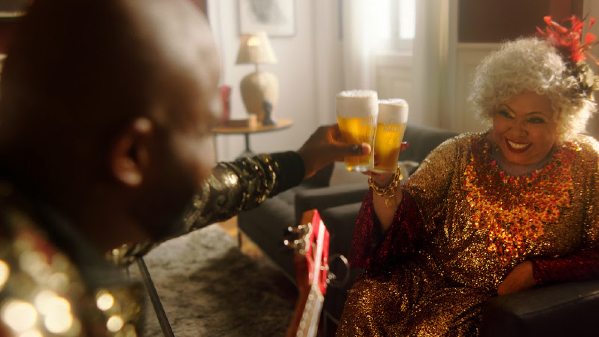 Alcione e Arlindinho estrelam campanha de Carnaval da Brahma | Layout ...