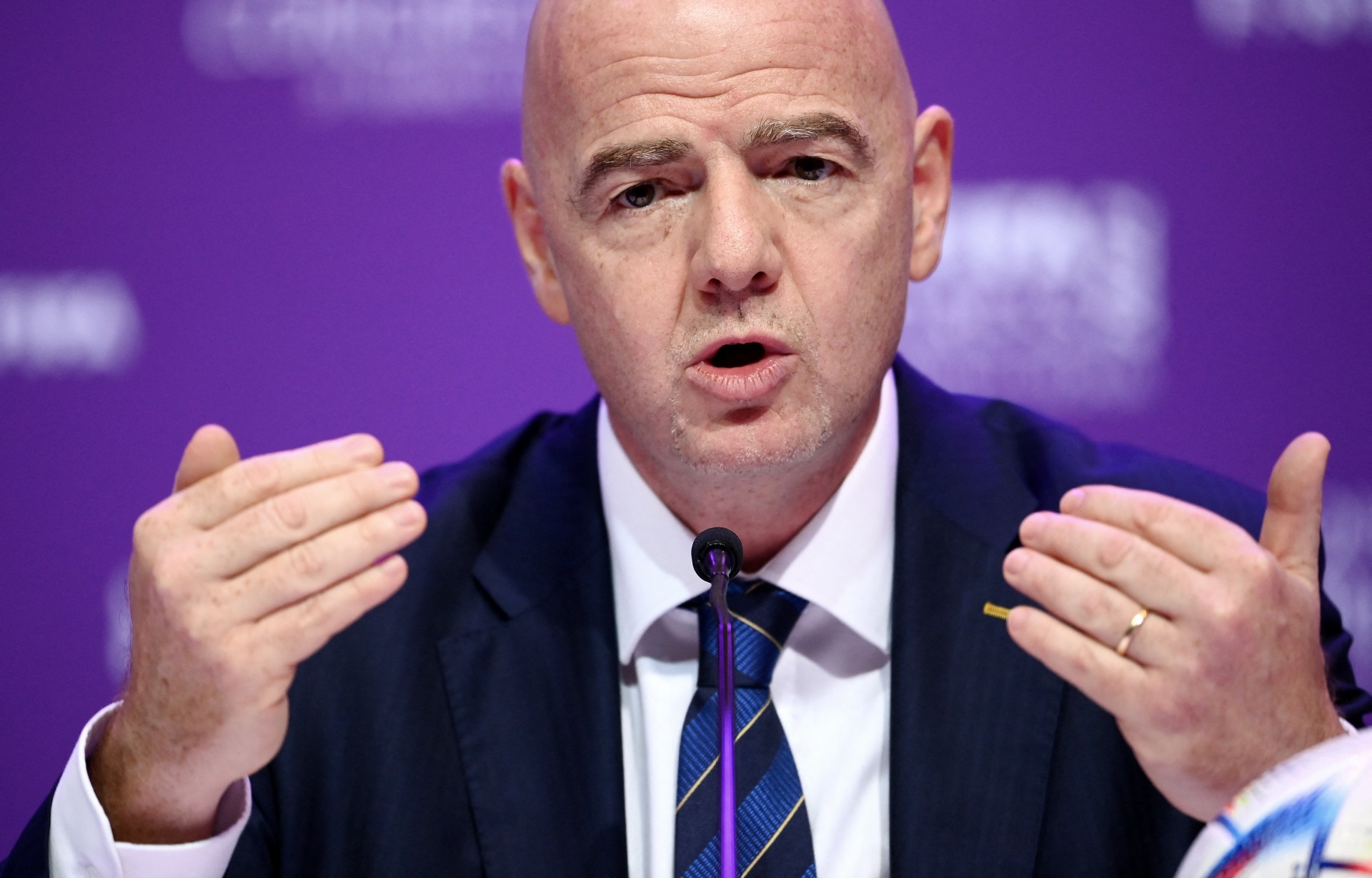 Presidente da Fifa se diz "chocado" com casos de violência e ameaças a ...