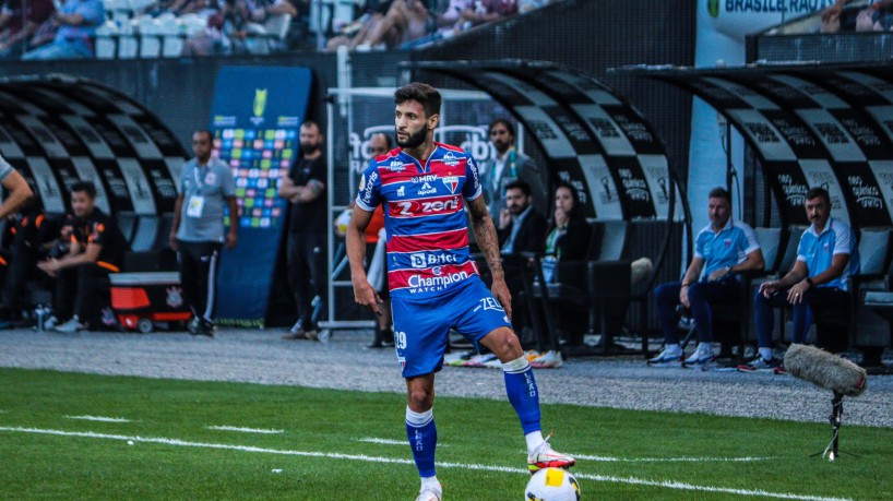 Juninho Capixaba, do Fortaleza, é líder em interceptações certas da Série A