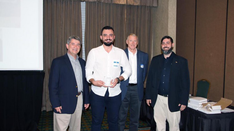 Cabral Reefer recebe troféu Most Improved nos EUA