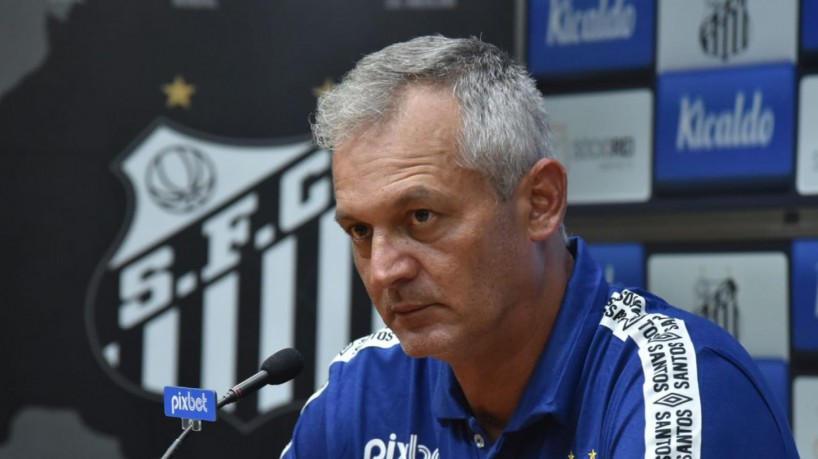 Lisca é registrado no BID e fará estreia pelo Santos contra o Fortaleza