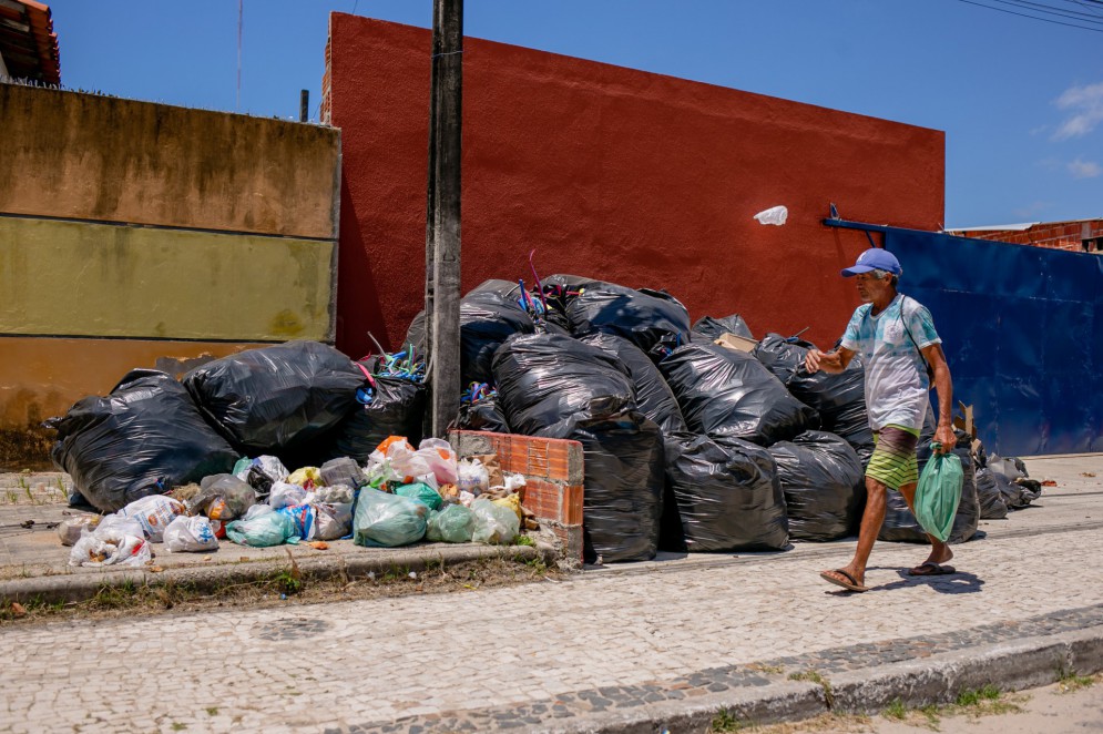 Lixo por todas as partes | Opinião | OPOVO+