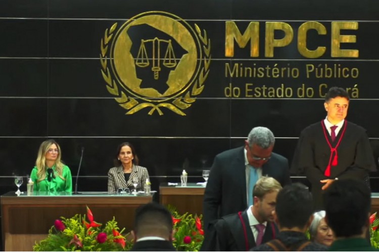 Novos promotores de Justiça tomam posse no MPCE
