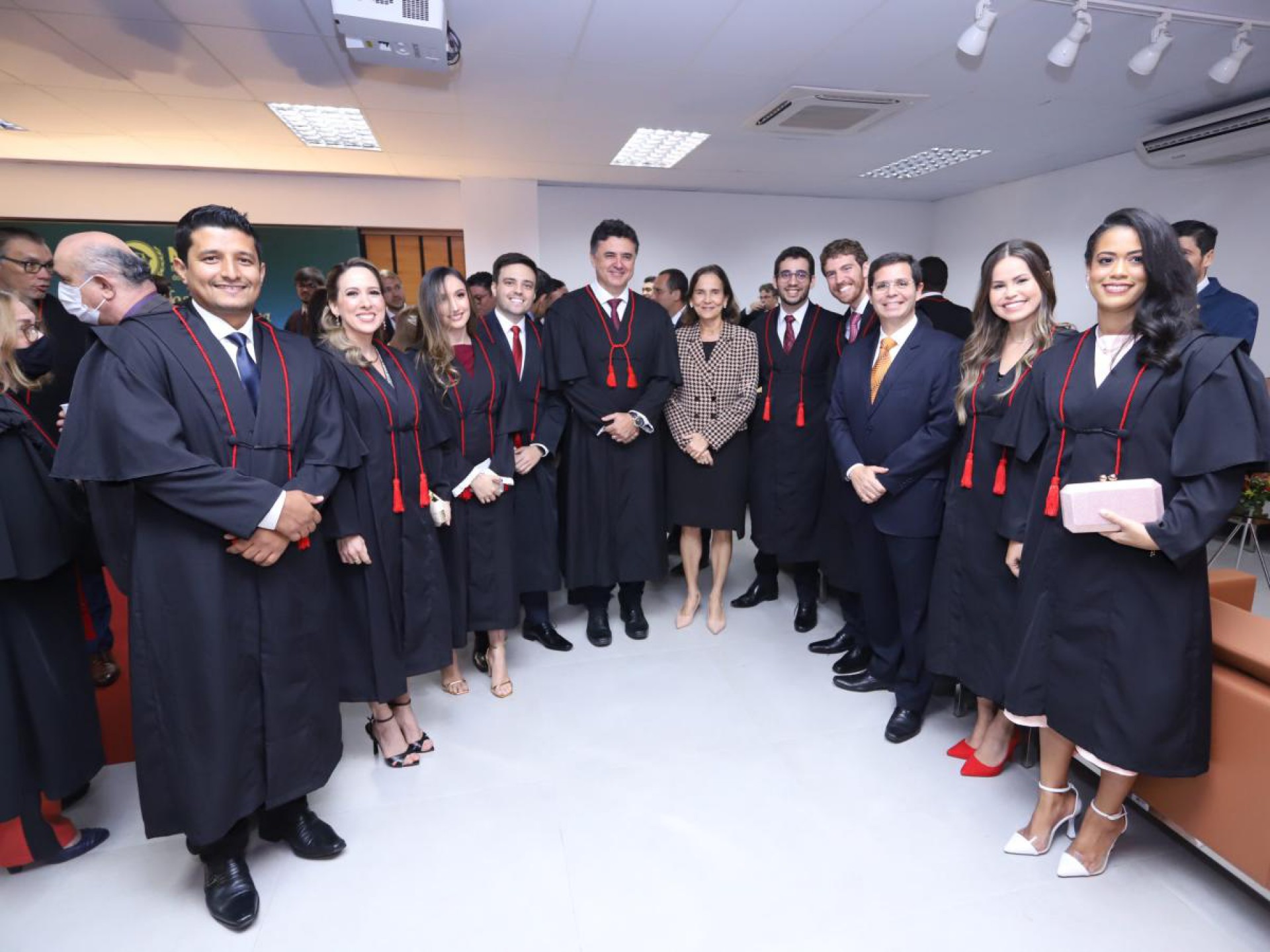 Novos promotores de Justiça tomam posse no MPCE