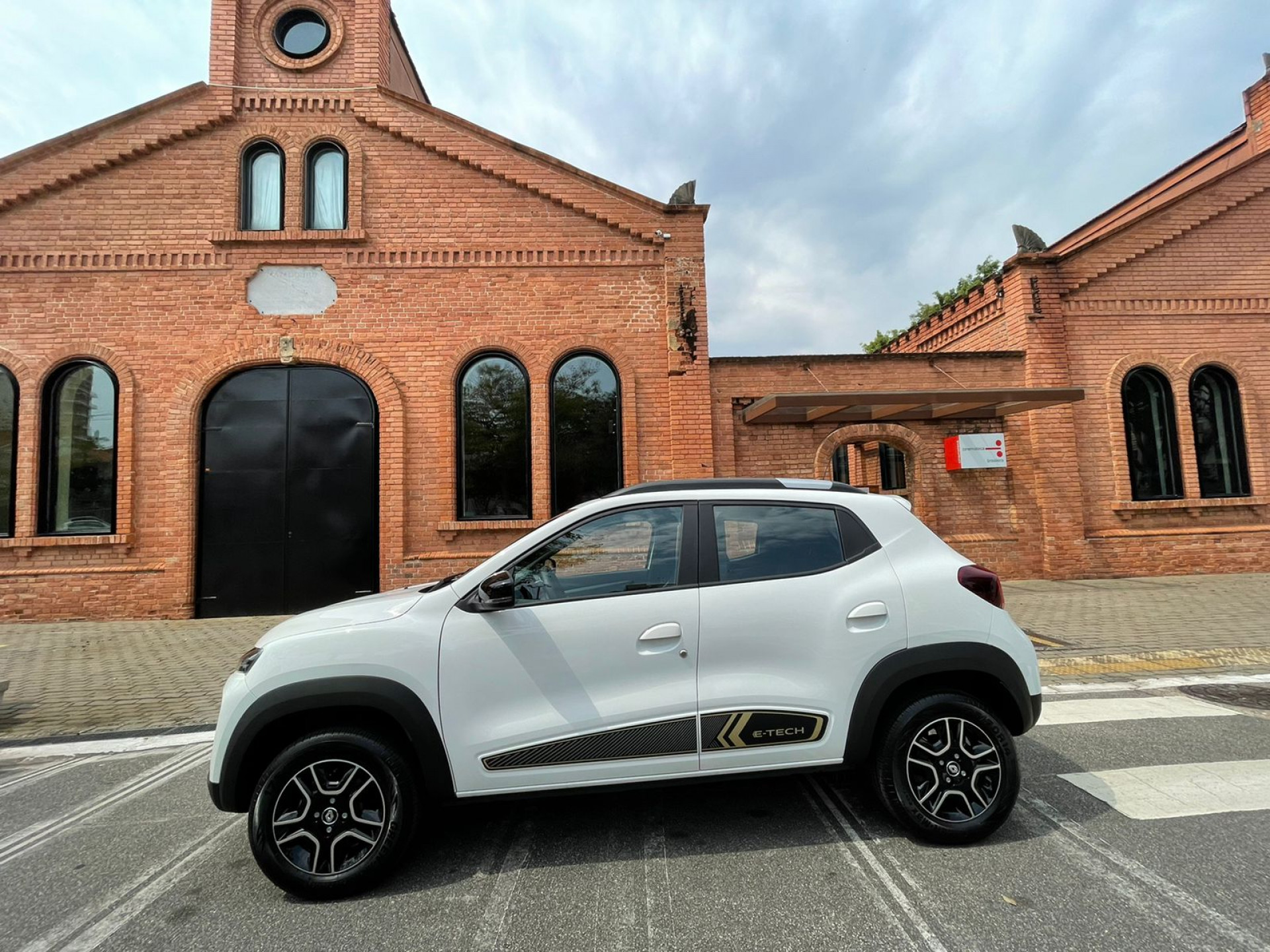 Kwid E-Tech 100% elétrico a R$ 146.990
