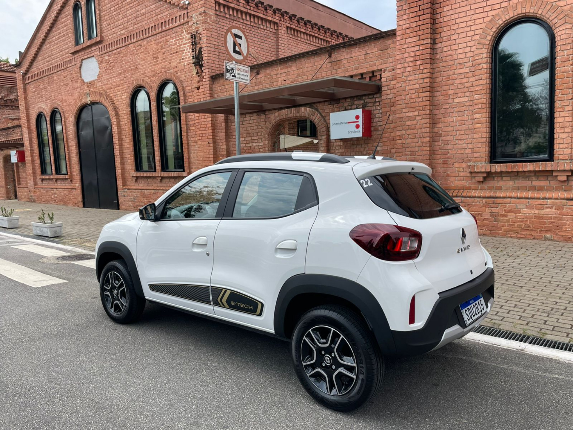 Kwid E-Tech 100% elétrico a R$ 146.990