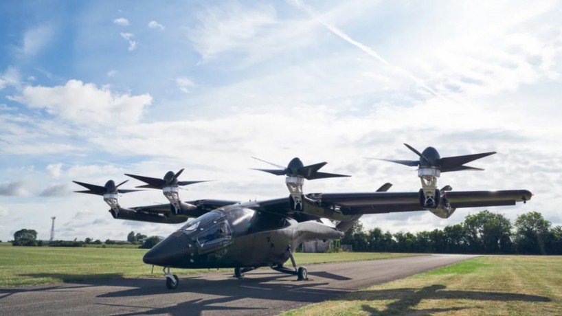 Carro voador encomendado pela Gol chega ao Brasil; veja vídeo
