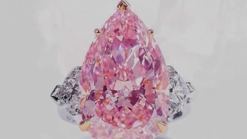 Diamante rosa leiloado em Hong Kong tem maior valor já pago por quilate