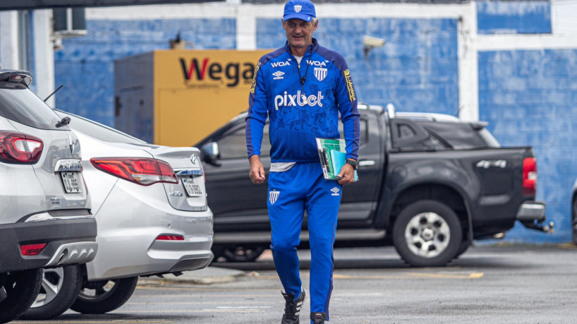 Lisca promoverá mudanças no Avaí para enfrentar o Fortaleza