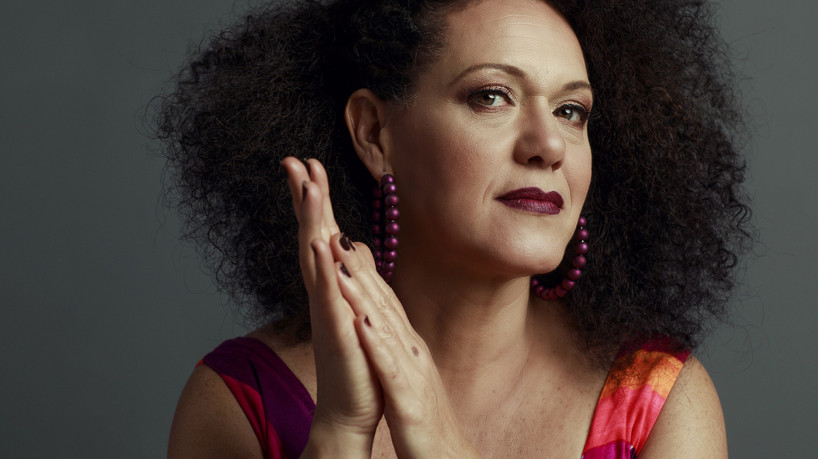 Cantora mineira Ceumar faz show em Fortaleza nesta quinta-feira, 13