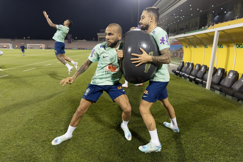 Daniel Alves muda versão e alega que estava bêbado para se defender de ...