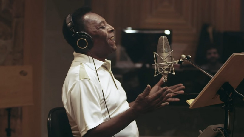 Pelé na música: o lado cantor e compositor do "Rei do Futebol"