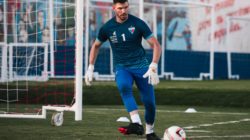 Goleiro João Ricardo, do Fortaleza, inicia transição, mas Lucero segue ...