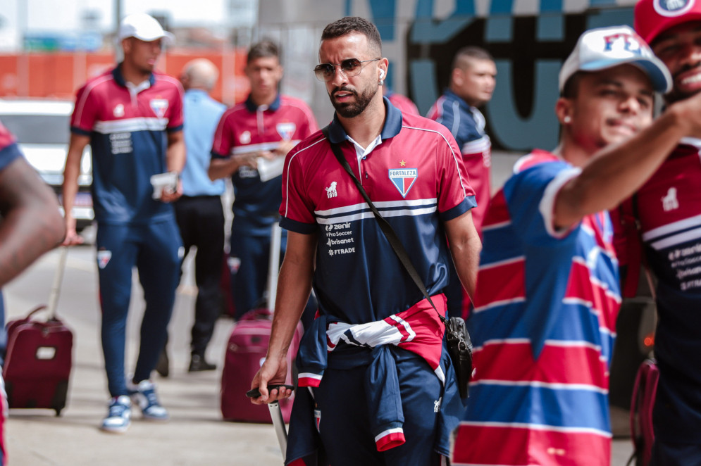 Senta, levanta: a saga do Fortaleza na viagem de volta do Uruguai ...