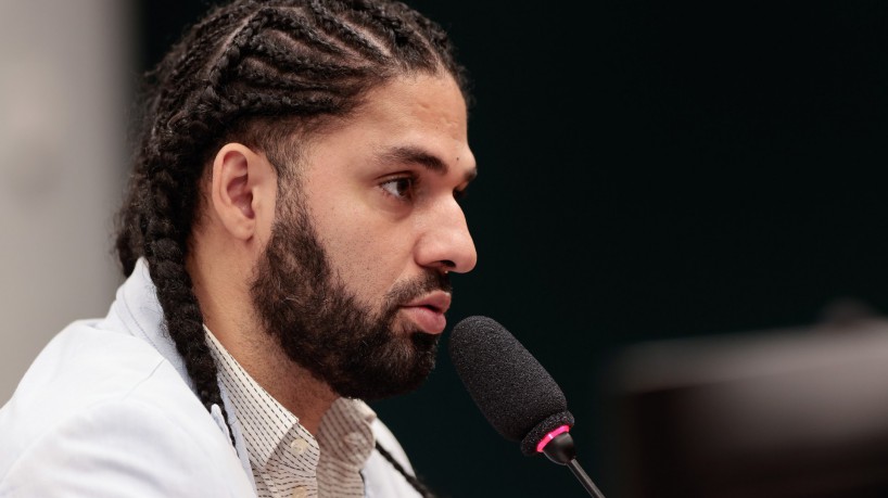 Exemplo de vida, política e luta, diz Ciro Gomes sobre David Miranda