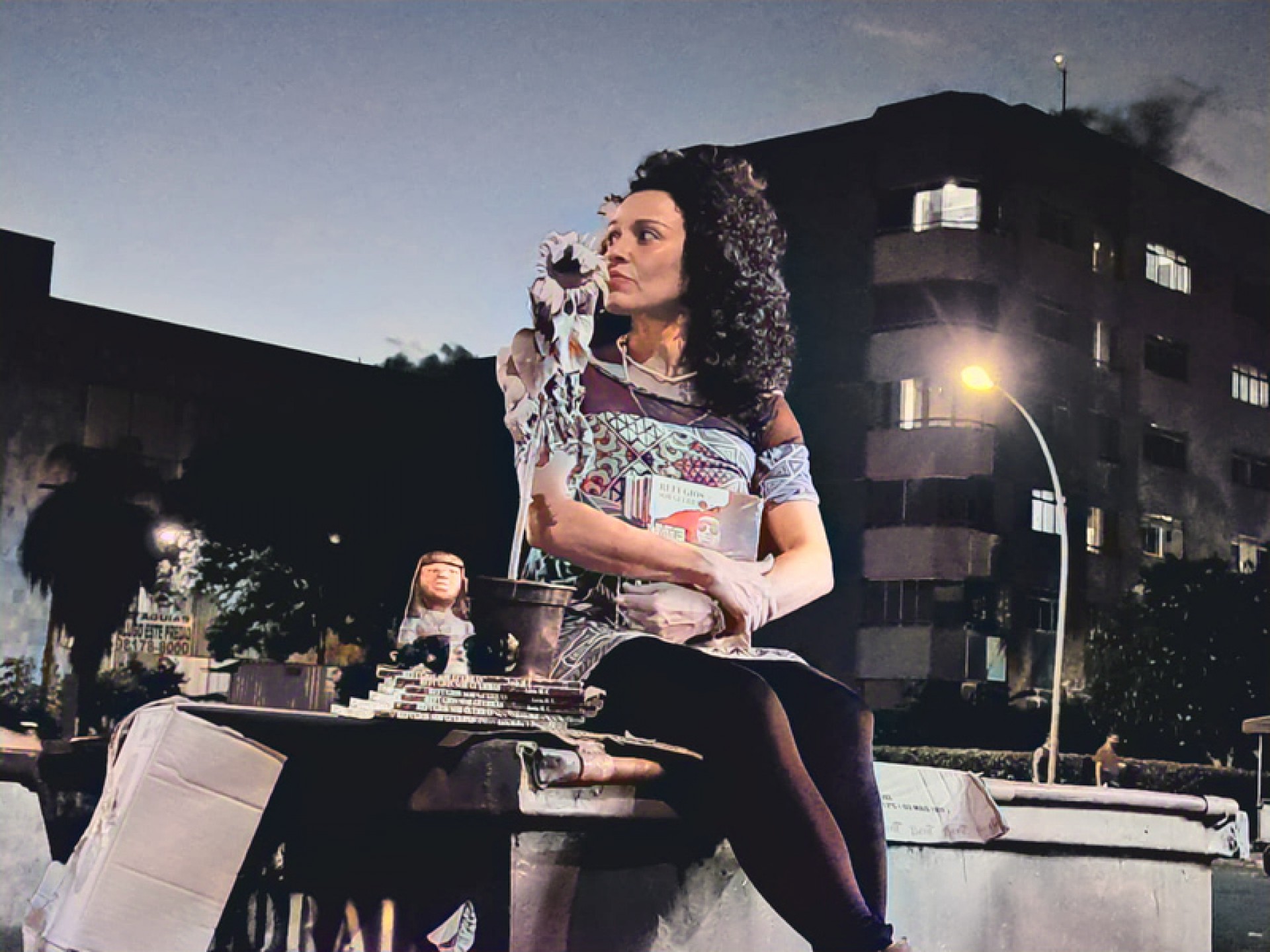 Policial narra trabalho teatral com jovens em situação de rua em livro ...