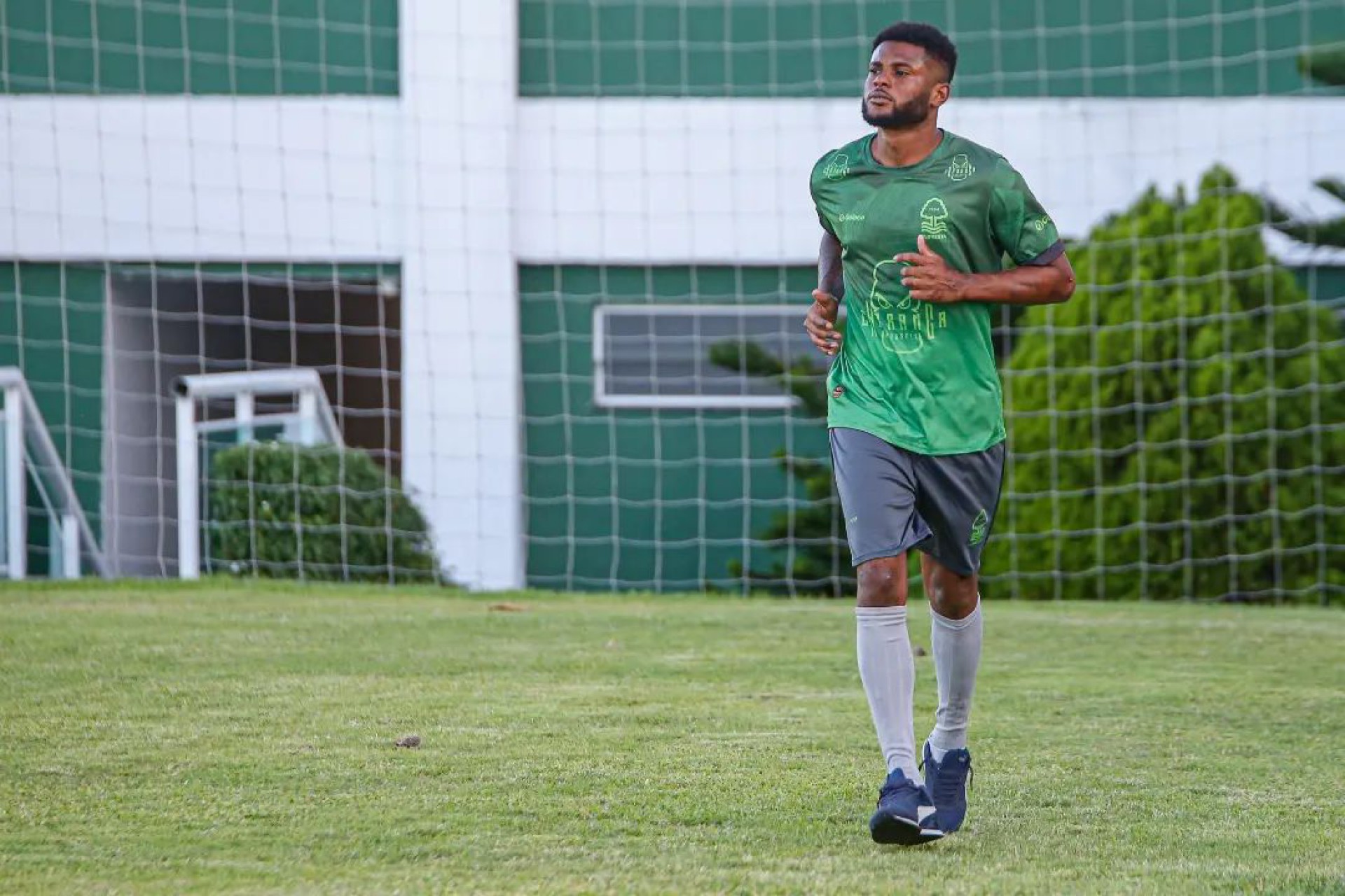 Floresta visita Confiança com a missão de vencer para sair do Z-4 da ...