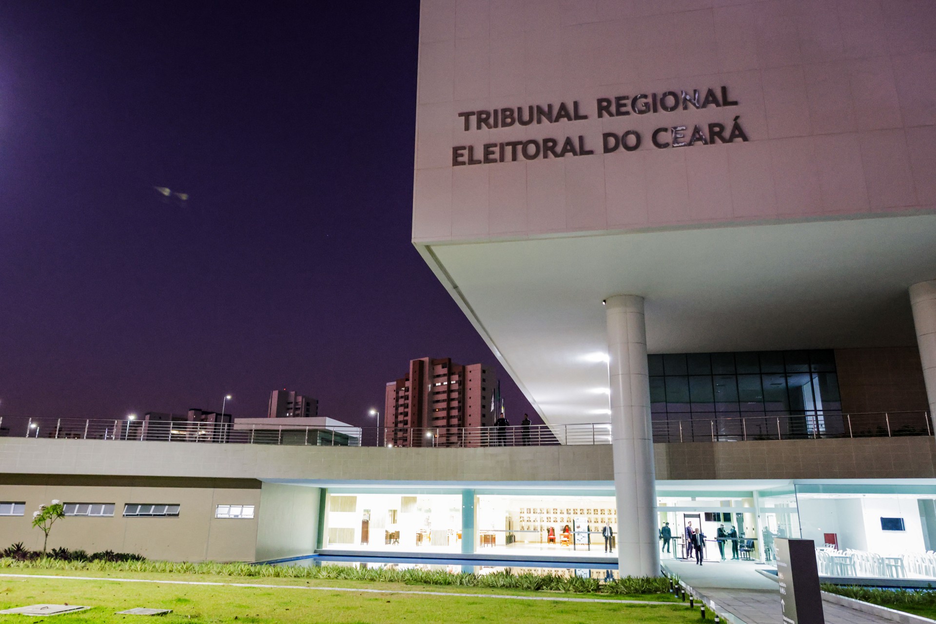 Confusão geral: TRE oficia PDT para saber quem preside o partido ...