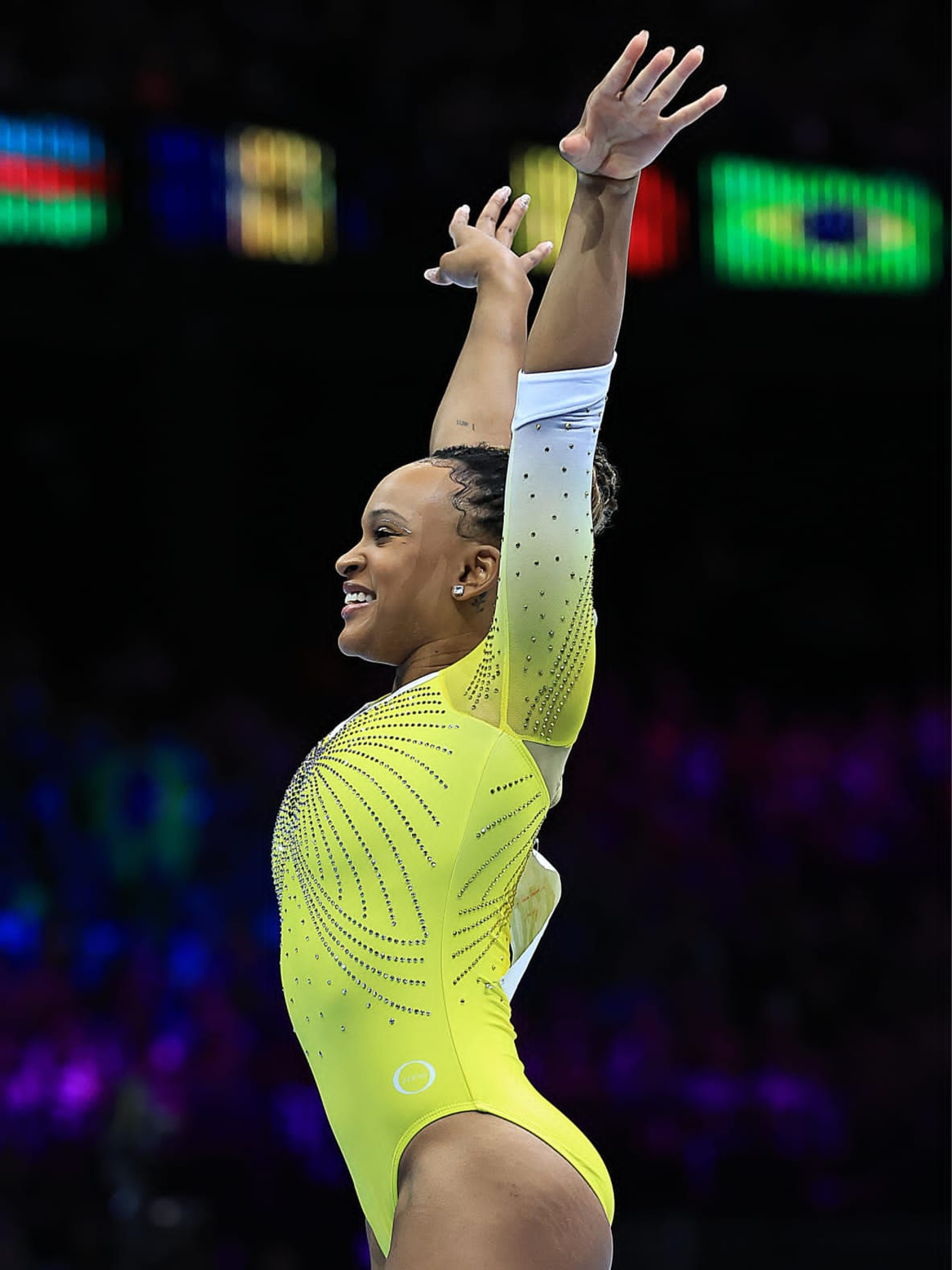 Rebeca Andrade é bronze na barra de equilíbrio e Simone Biles fica com ouro