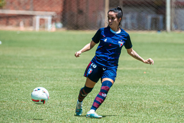 Fortaleza anuncia a contratação da meia Priscilla Andrade, ex-Bragantino
