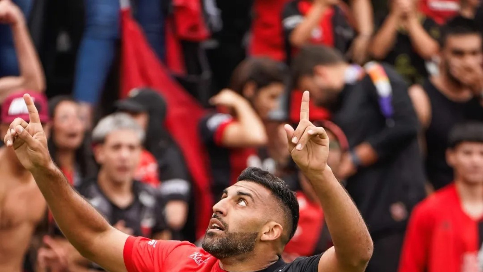 Ceará sonda centroavantes argentinos Ramón Ábila e Garate, mas não ...