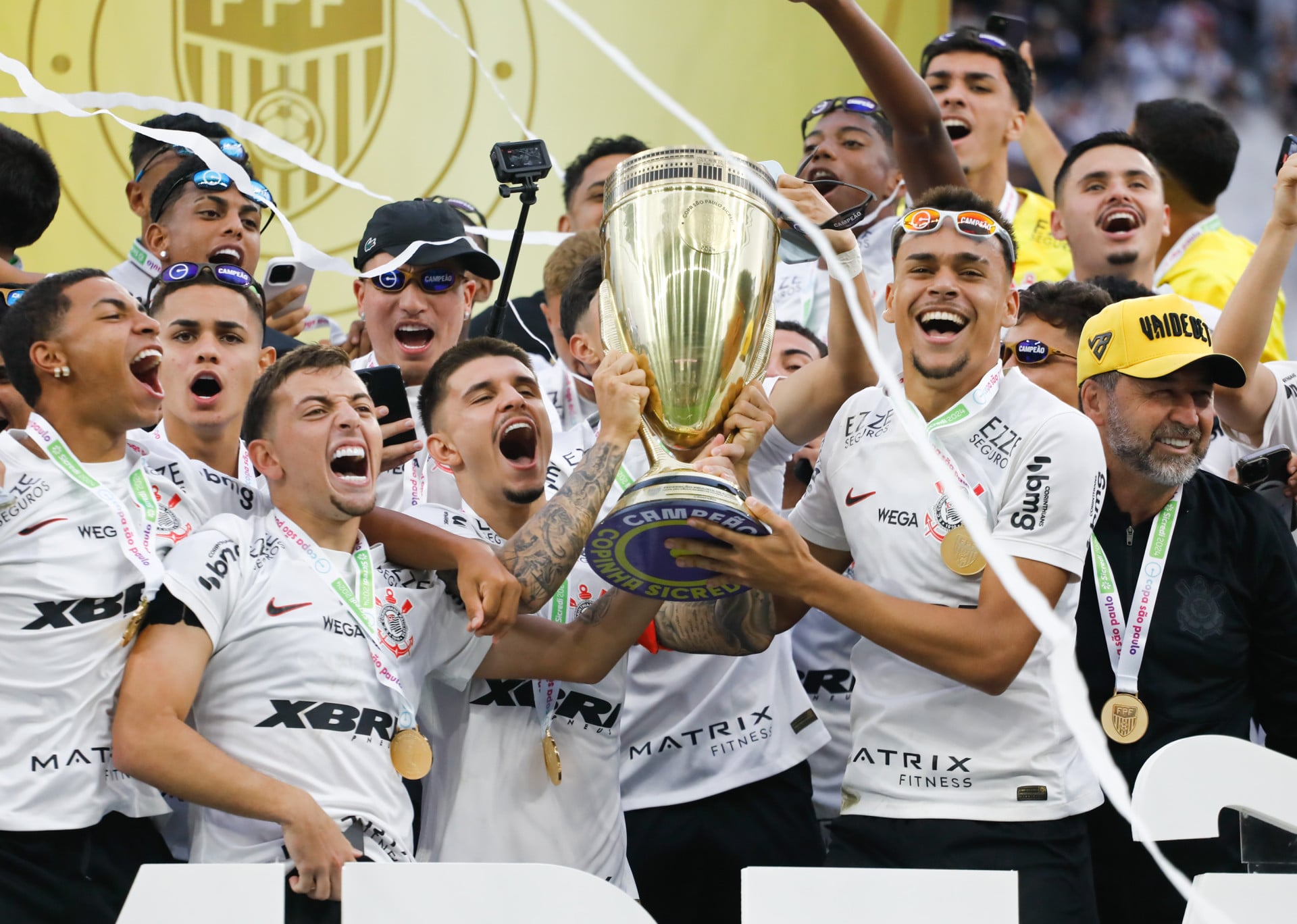 Corinthians bate Cruzeiro com golaço no fim e conquista o 11º título da ...