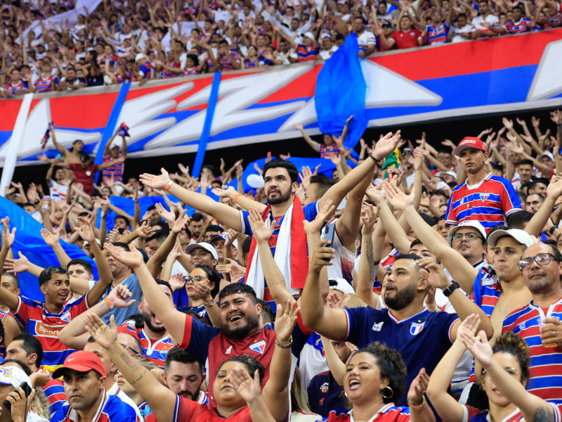 Torcida do Fortaleza faz festa e vive noite histórica em goleada sobre ...