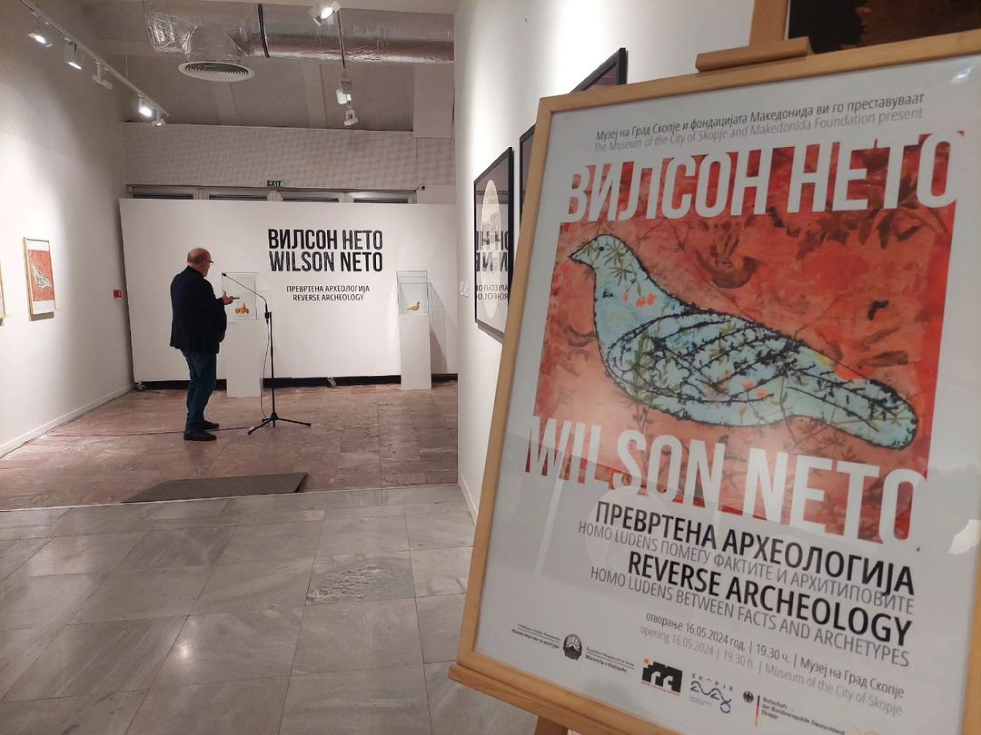 Artista plástico cearense Wilson Neto expõe obras na Macedônia