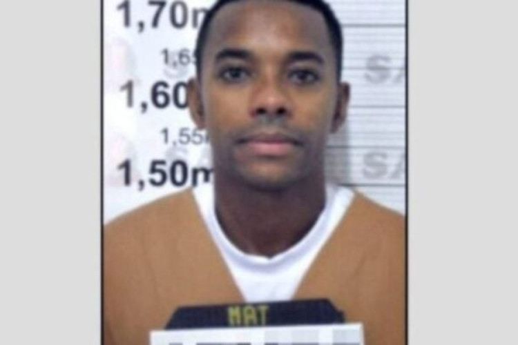 Robinho completa 90 dias na prisão em mês histórico na carreira