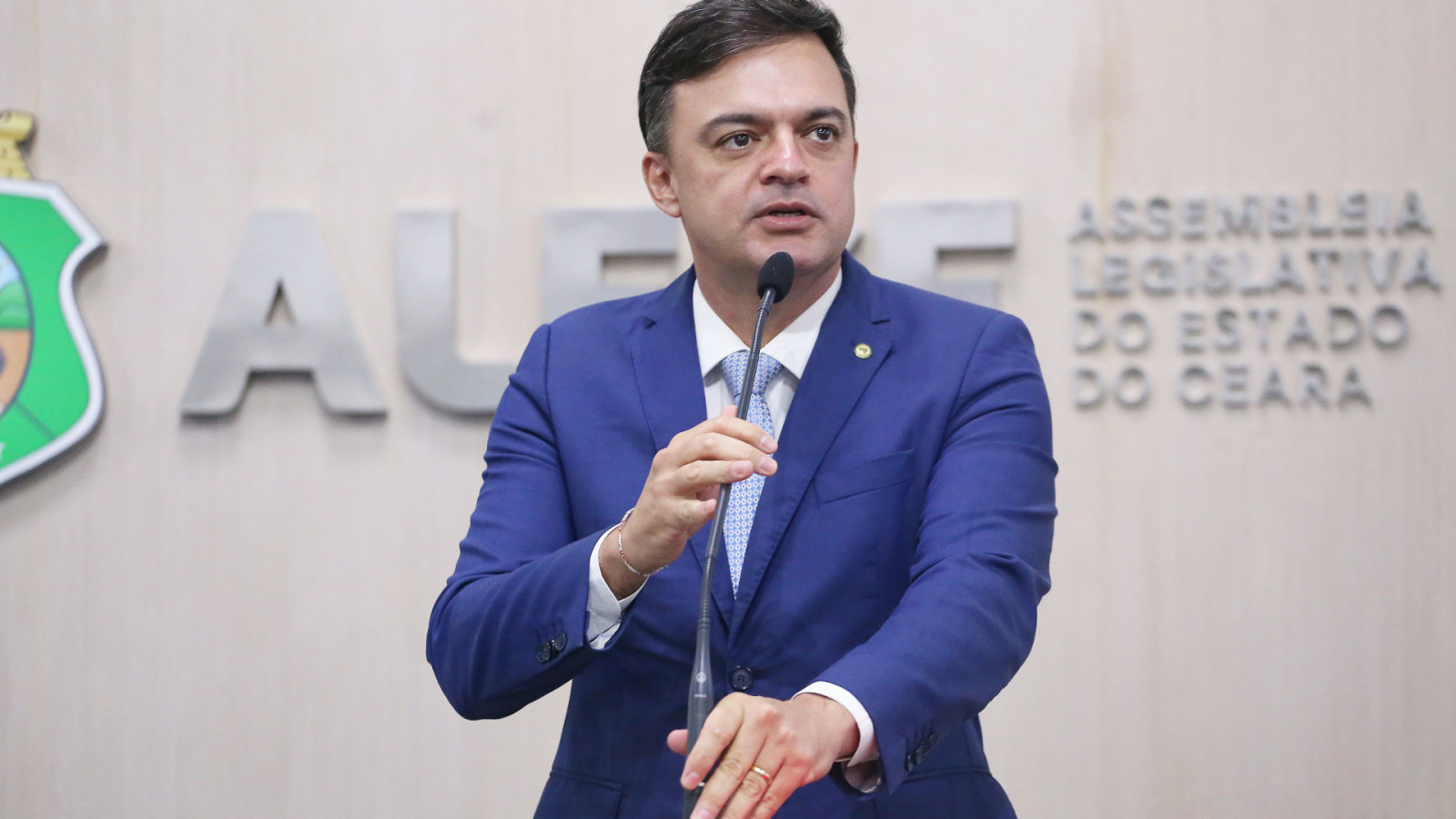 Fernando diz que tirou "peso dos ombros" ao desistir de concorrer à ...