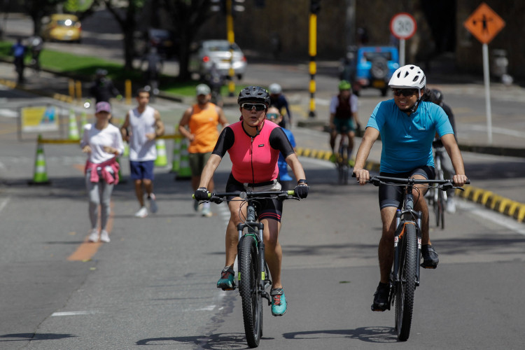Ciclovia de Bogotá: a revolução de ruas livres de carros que inspirou o ...