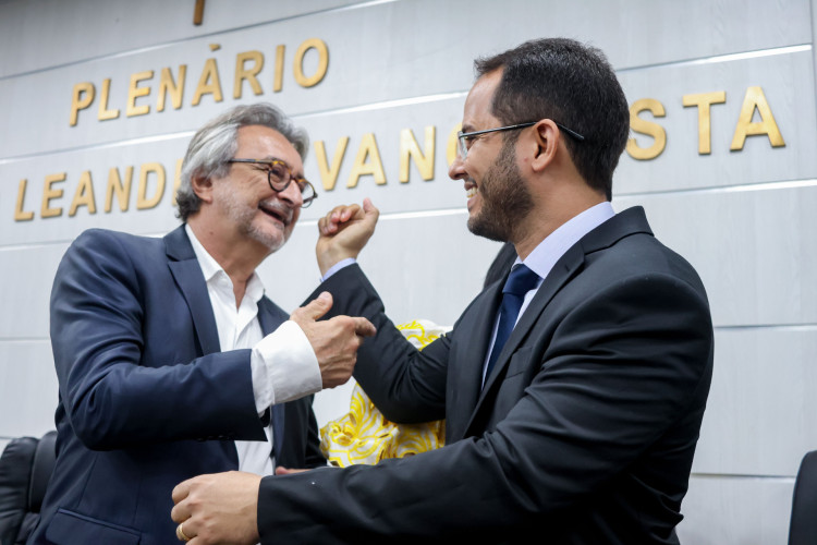 Eusébio: Dr. Júnior assume tendo tio ex-prefeito e ex-secretário de ...