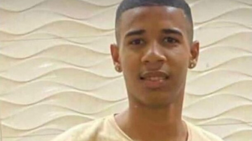 Jogador morto com tiro na cabeça é enterrado; família doa órgãos