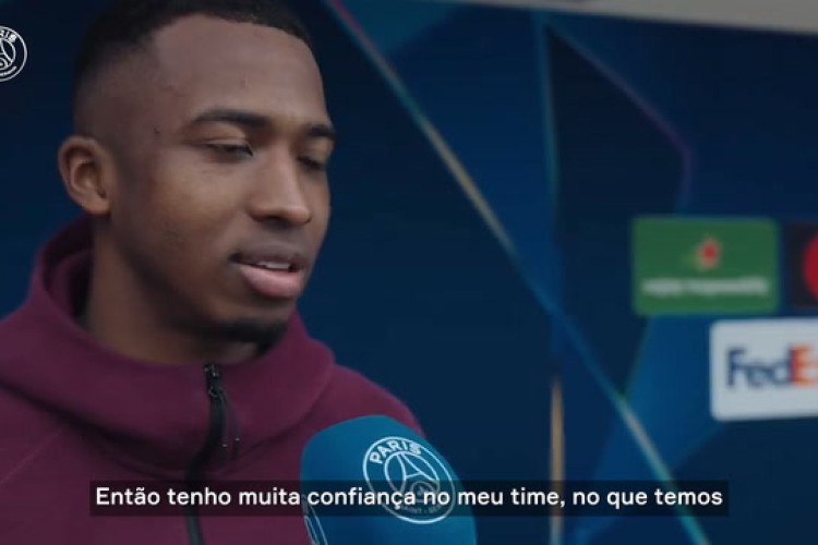 William Pacho acredita em virada do PSG em Anfield