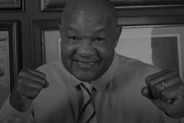 Lenda do boxe George Foreman morre aos 76 anos