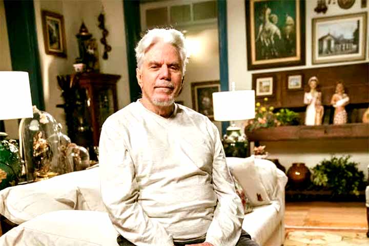 Aos 88 anos, ator Reginaldo Faria inova e lança álbum autoral de violão