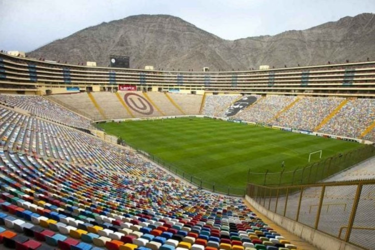 Lima vive estado de emergência a um mês da final da Libertadores