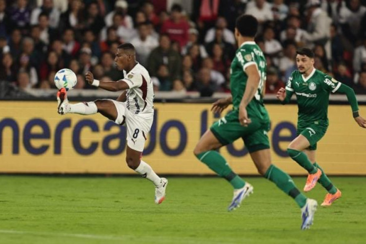 Palmeiras vê fim da invencibilidade e sofre derrota histórica na ...