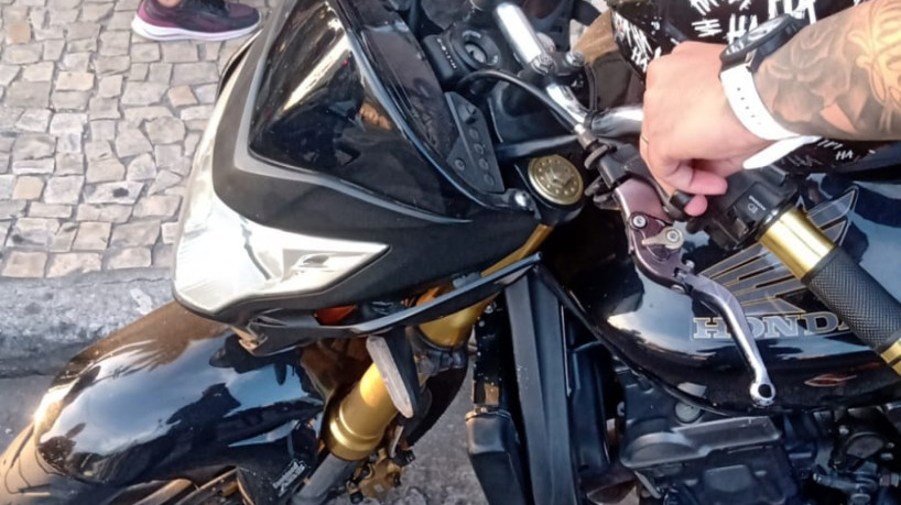 Motocicleta com dispositivo antirradar é apreendida no Benfica