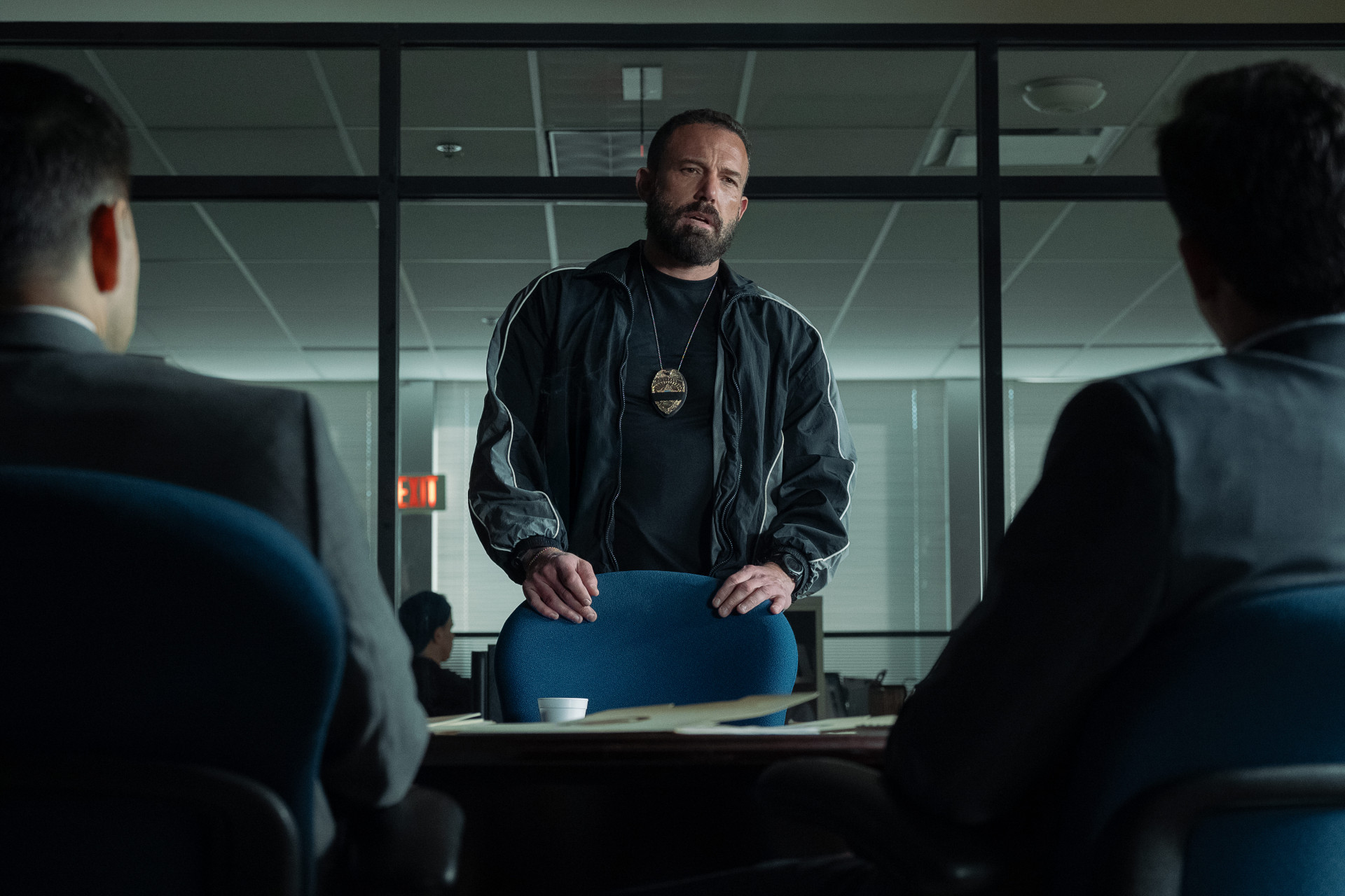 Suspense com Matt Damon e Ben Affleck envolve pela desconfiança